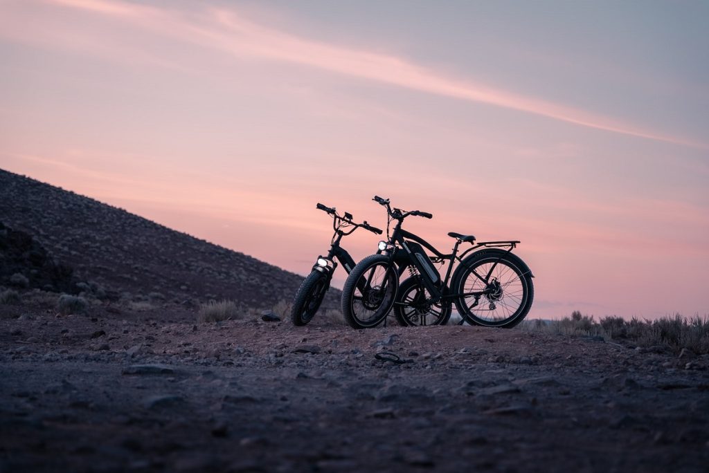 E Bike vs Normal Bike: The Pros and Cons - Motorized Rides